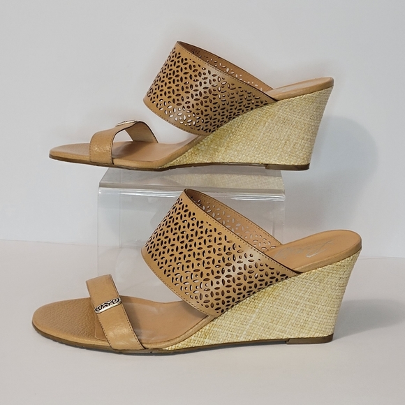 Brighton | Shoes | Brighton Ramone Wedge Sandals Womens Size 95 Natural ...